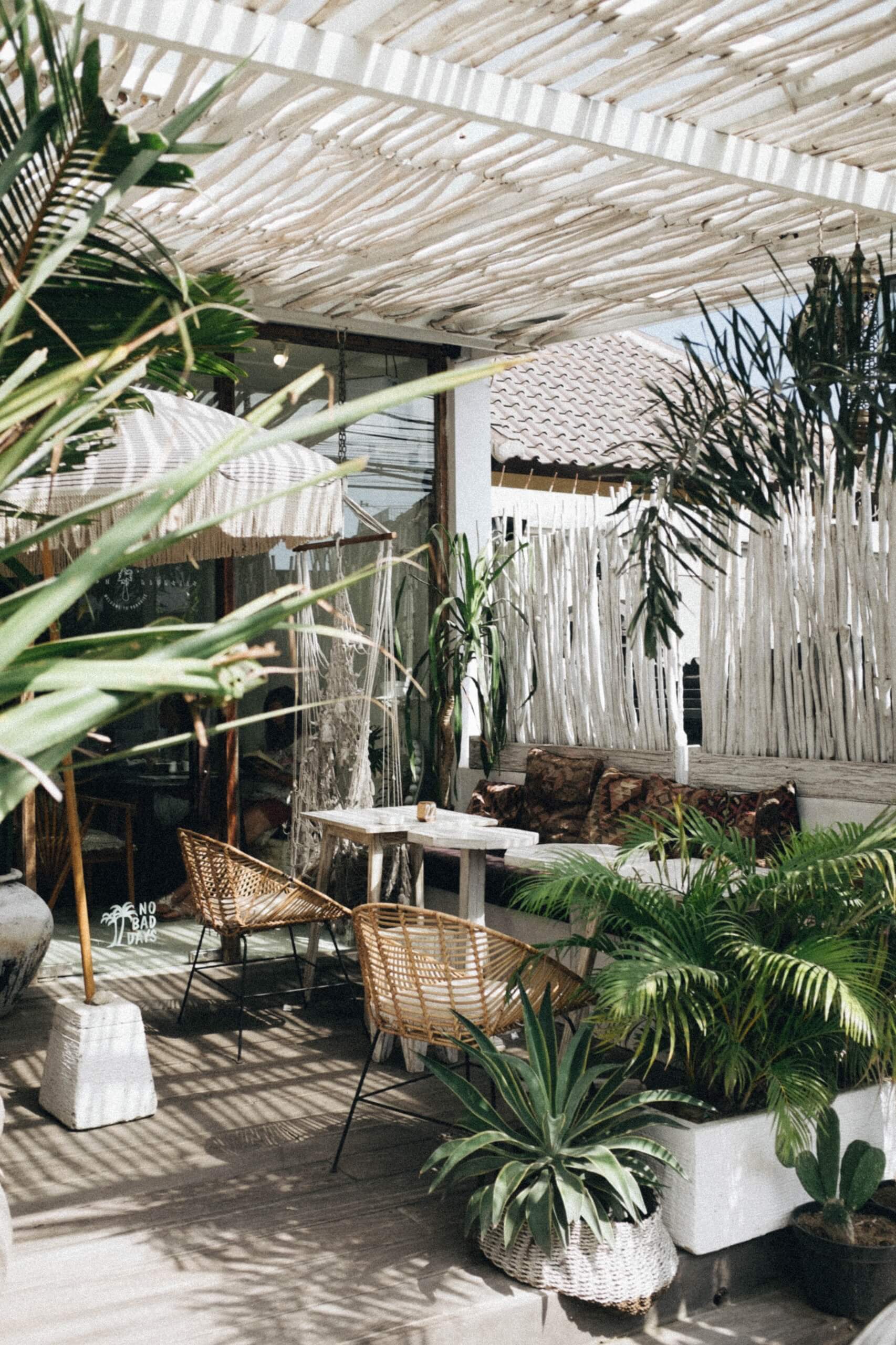 How to Create the Ultimate Outdoor Seating Area - Cavanna Homes